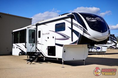 Solitude Fifth Wheels | Grand Design