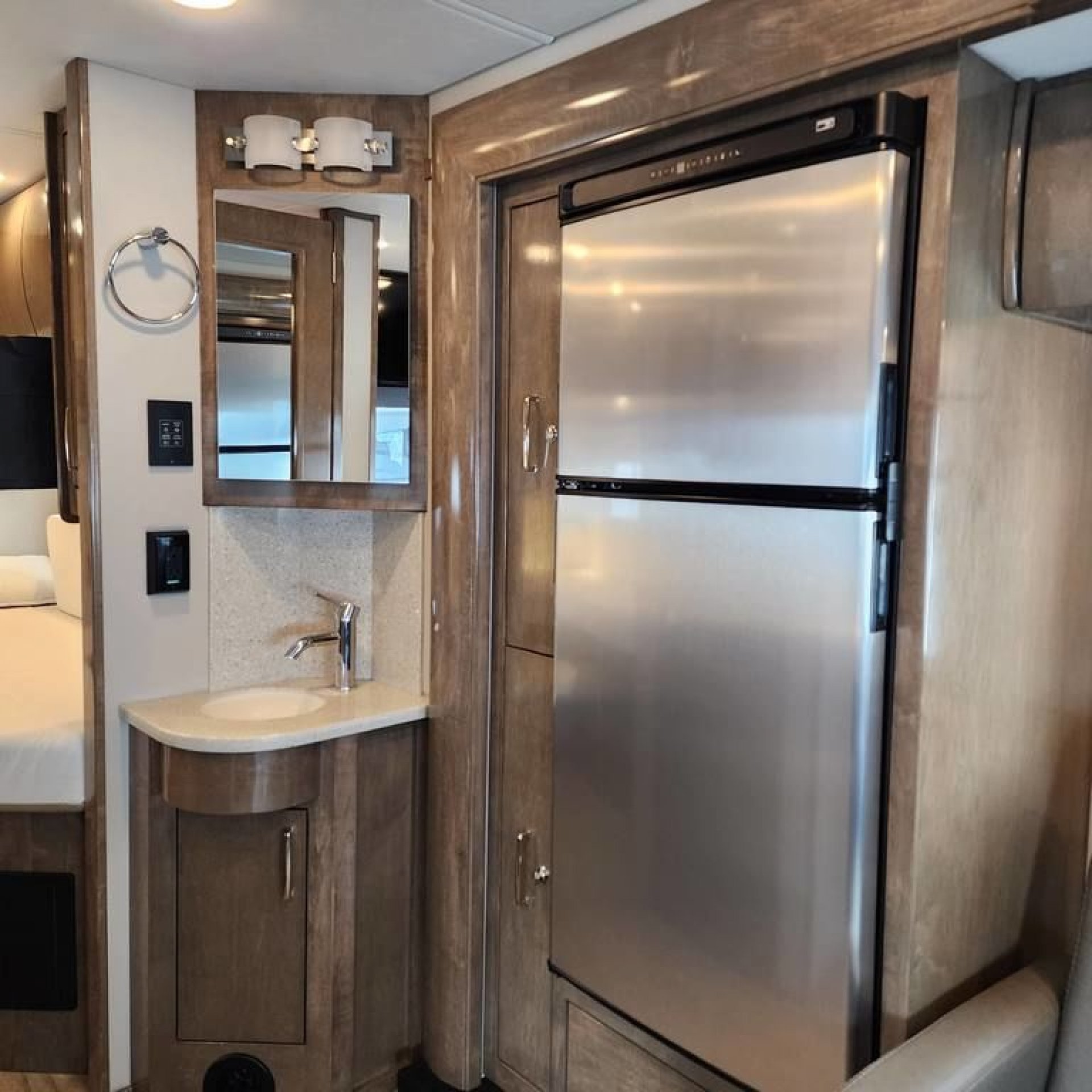 2024 Renegade Vienna 25vtbn Motorhome Class C #48735 | High River ...