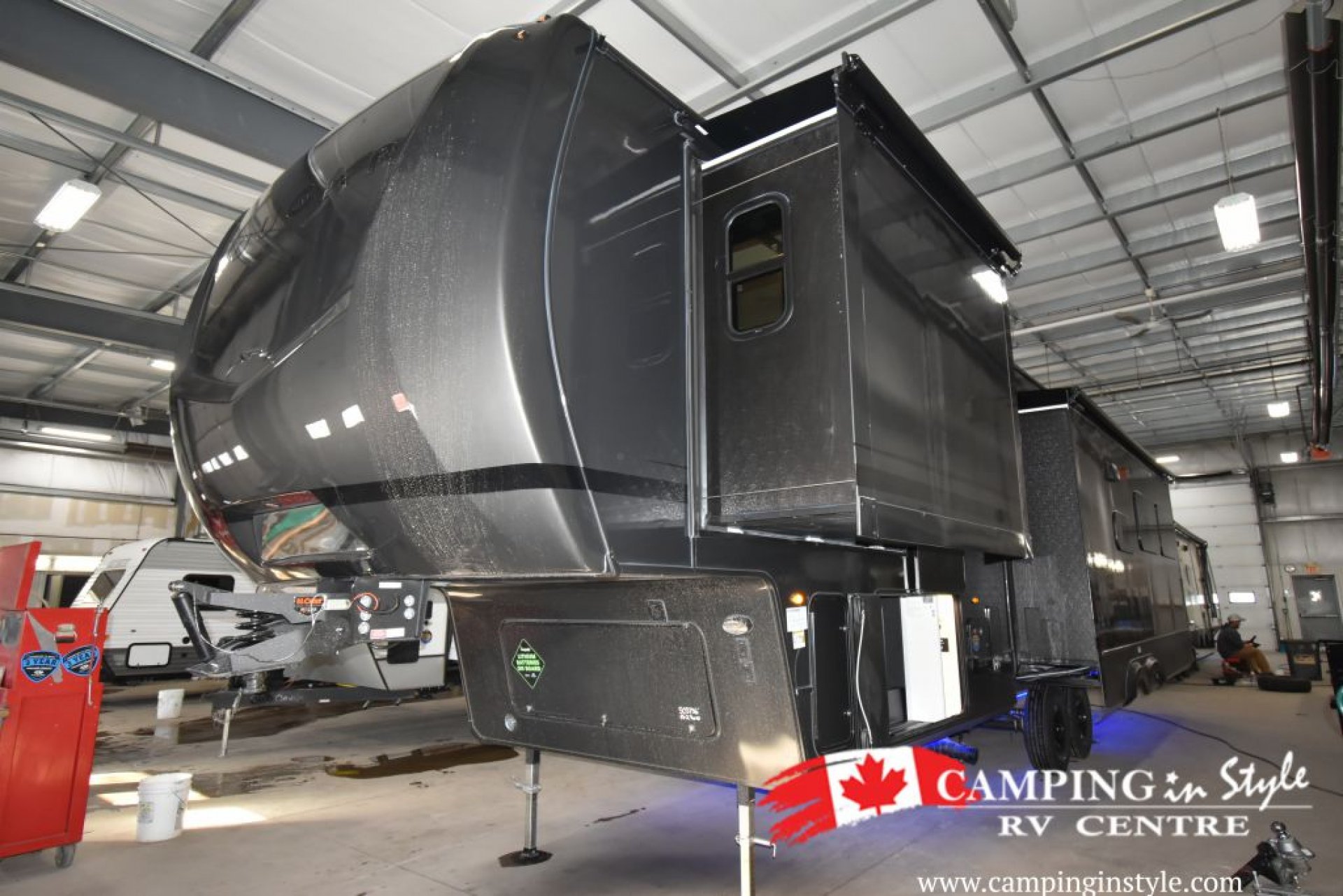 2025 Keystone Cougar 320rds-midnight Edition Fifth Wheel #N503736 ...