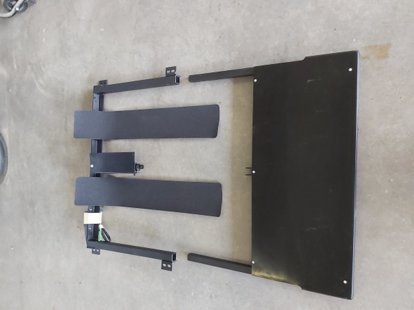 Power step side door Roadtrek Sprinter HM 1251 - Mobilife RV Centre