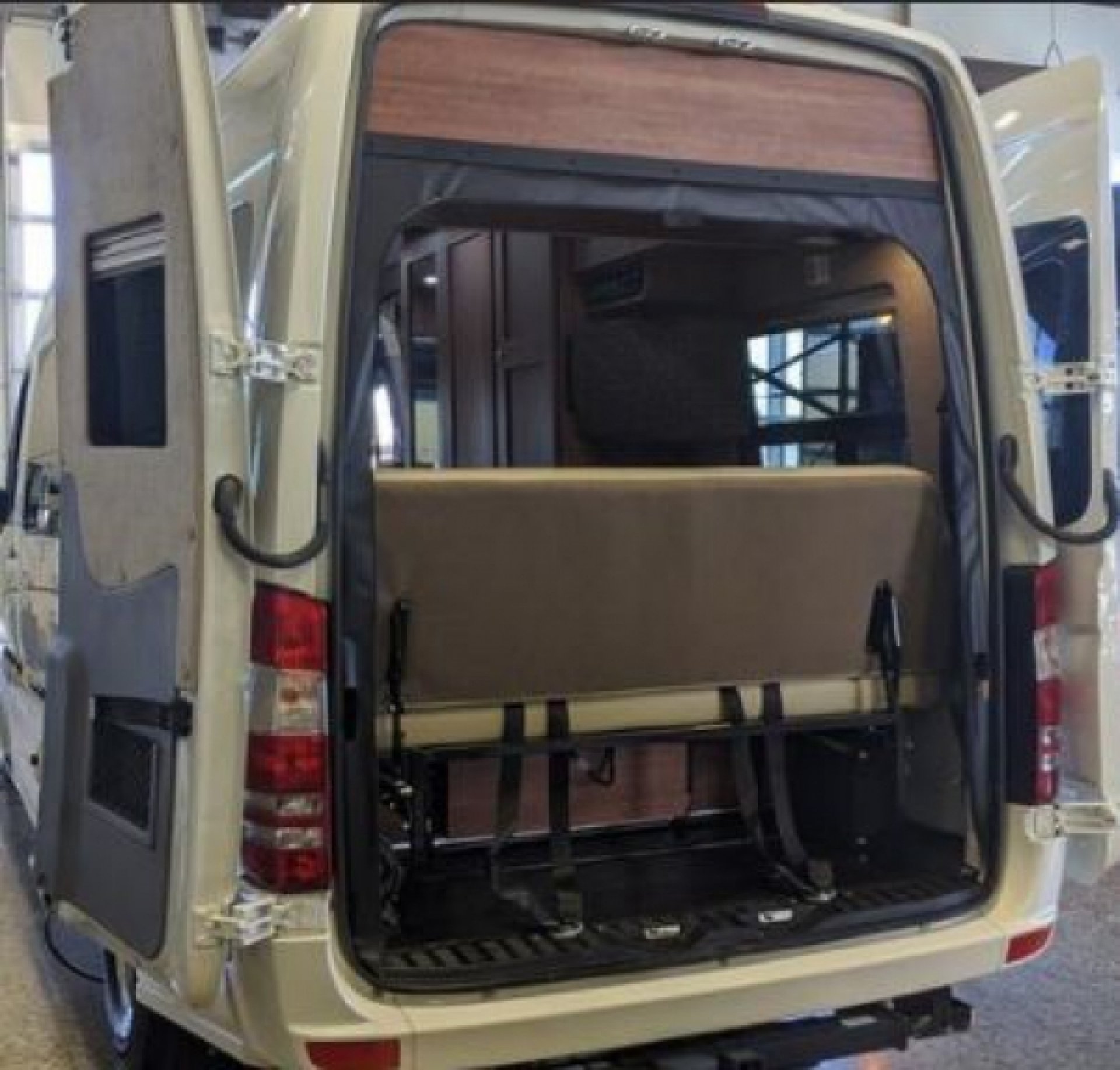 Roadtrek Sprinter Screen HM 1300 - Mobilife RV Centre