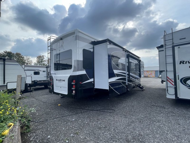 2024 Forest River Riverstone 442mc Legacy Edition | Great Canadian RV