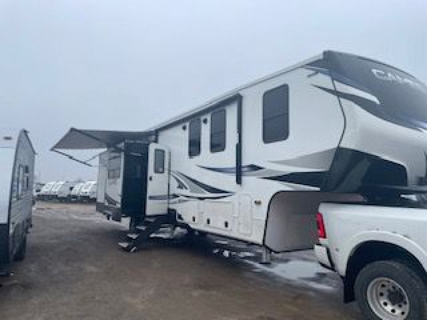 Fifth Wheel Inventory | Great Escape RV
