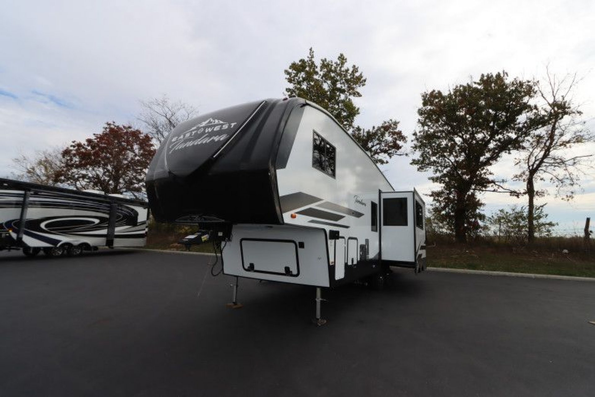 Fifth Wheel Inventory | Great Escape RV