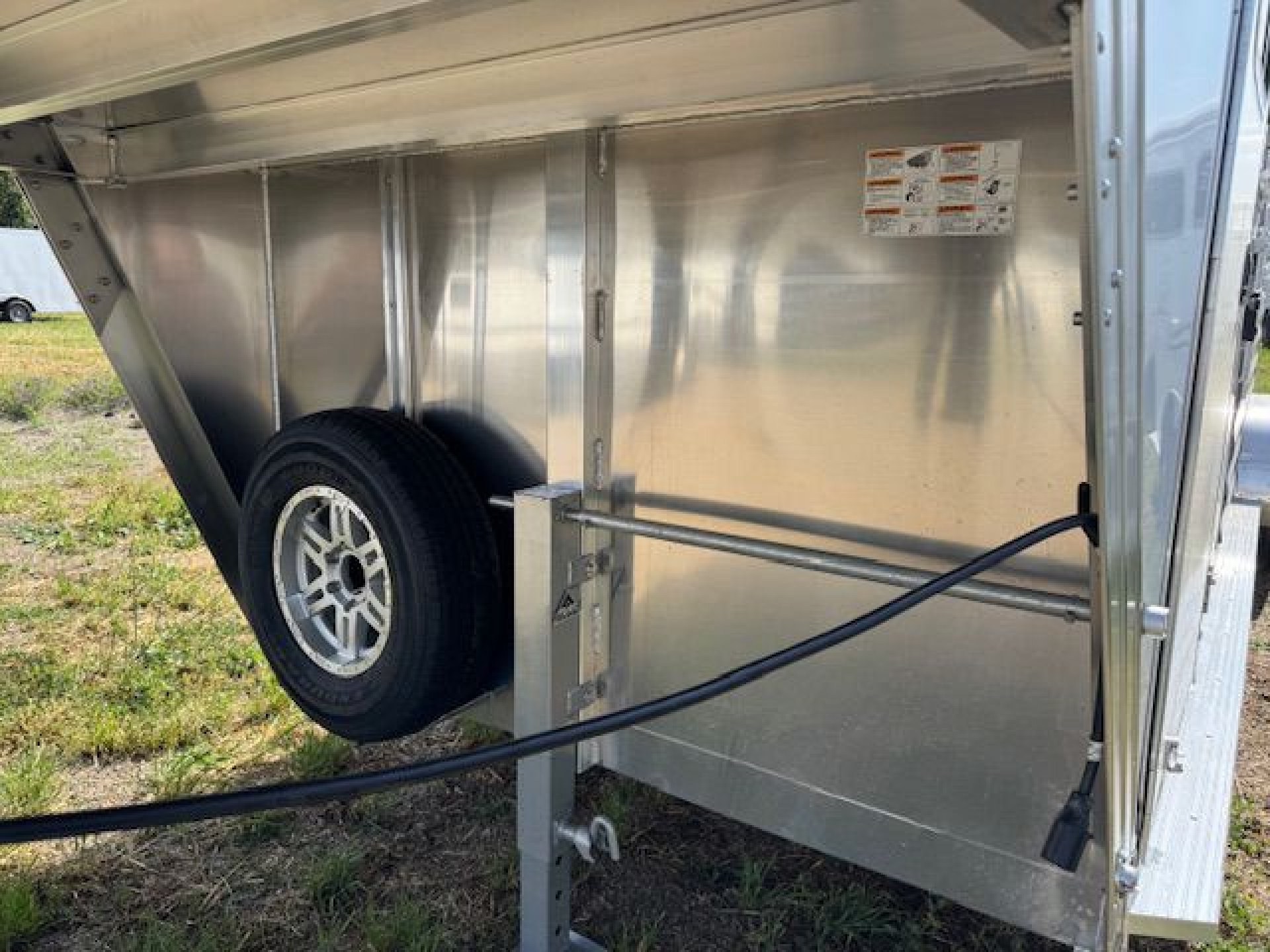 2025 Featherlite Featherlite 9600-7450 4h Gn Slant Horse Trailer # ...